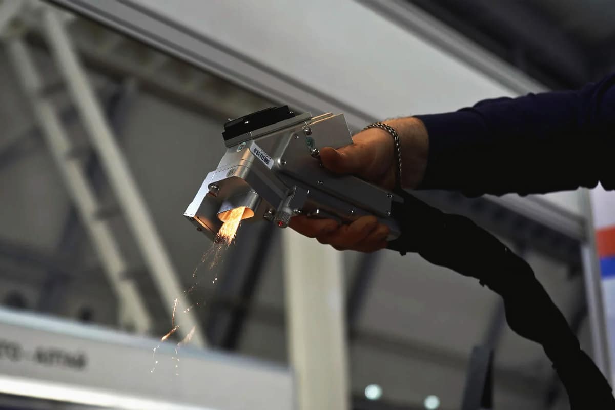 Laser Cleaning VS Dry Ice Blasting - Maxcool CNC